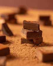 éntisi - Assorted Premium Chocolates | Cakes and Gift Boxes Online